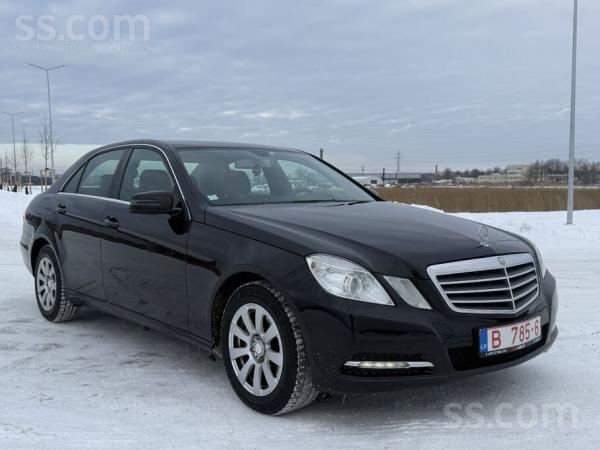 Grey Mercedes-Benz e-200 2012 in Liepaja, with an engine capacity of 2.20 L and mileage of 218 thousand km for 8900 €, photo 3 on AUTOMOTO.COM.LV