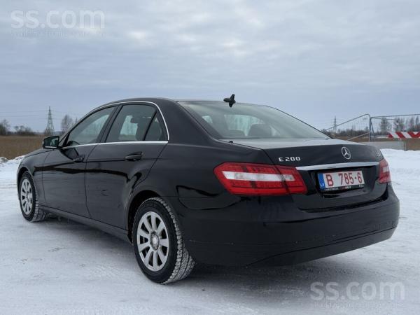 Grey Mercedes-Benz e-200 2012 in Liepaja, with an engine capacity of 2.20 L and mileage of 218 thousand km for 8900 €, photo 4 on AUTOMOTO.COM.LV