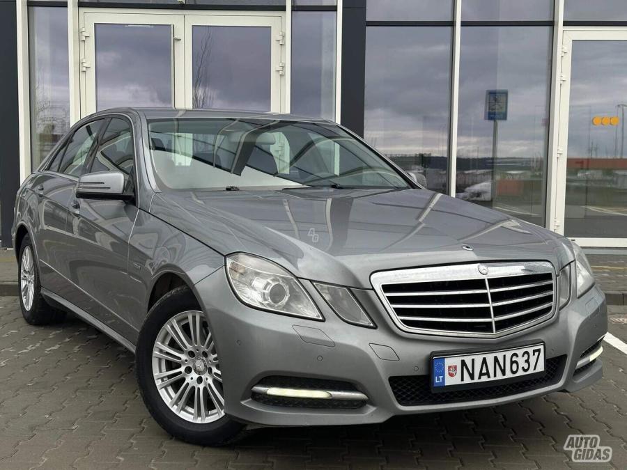 Серый Мерседес E 200 2012 в Вильнюс, объемом двигателя 2.10 л и пробегом 339 тыс. км за 5300 €, фото 1 на AUTOMOTO.COM.LV