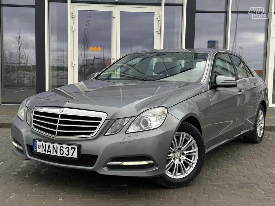 Серый Мерседес E 200 2012 в Вильнюс, объемом двигателя 2.10 л и пробегом 339 тыс. км за 5300 €, фото 4 на AUTOMOTO.COM.LV