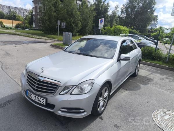 Серый Мерседес E 200 2012 в Рига, объемом двигателя 2.10 л и пробегом 246 тыс. км за 7050 €, фото 1 на AUTOMOTO.COM.LV