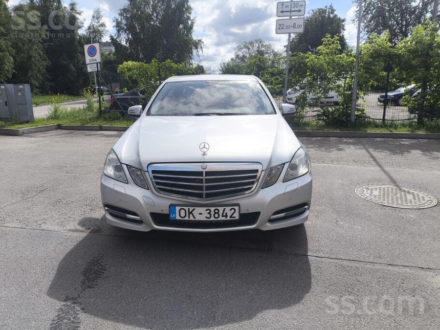 Pelēks Mercedes-Benz e-200 2012 Rīga, ar dzinēja tilpumu 2.10 L un nobraukumu 246 tūkst. km par 7050 €, foto 6 vietnē AUTOMOTO.COM.LV