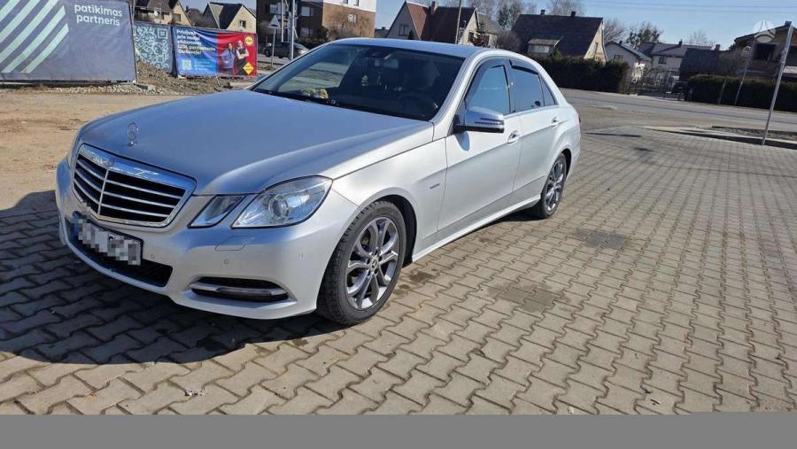 Grey Mercedes-Benz e-200 2012 in Kaunas, with an engine capacity of 2.10 L and mileage of 298 thousand km for 7700 €, photo 1 on AUTOMOTO.COM.LV