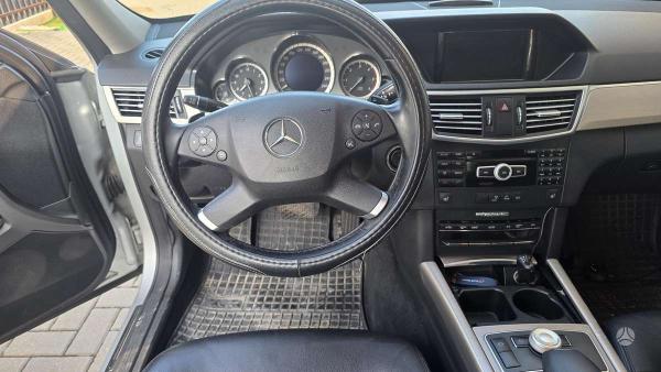 Pelēks Mercedes-Benz e-200 2012 Kauņa, ar dzinēja tilpumu 2.10 L un nobraukumu 298 tūkst. km par 7700 €, foto 5 vietnē AUTOMOTO.COM.LV
