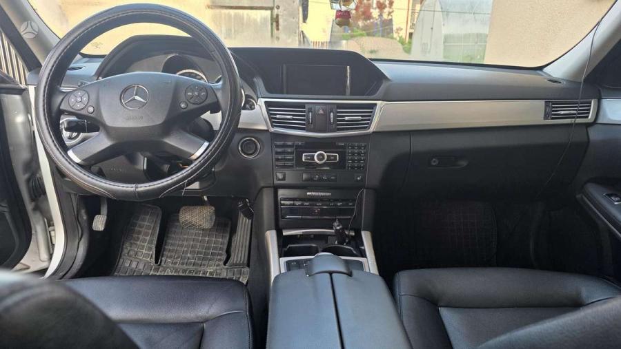 Grey Mercedes-Benz e-200 2012 in Kaunas, with an engine capacity of 2.10 L and mileage of 298 thousand km for 7700 €, photo 7 on AUTOMOTO.COM.LV