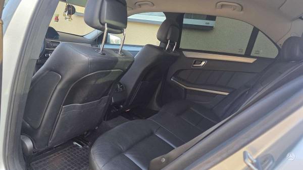 Pelēks Mercedes-Benz e-200 2012 Kauņa, ar dzinēja tilpumu 2.10 L un nobraukumu 298 tūkst. km par 7700 €, foto 7 vietnē AUTOMOTO.COM.LV