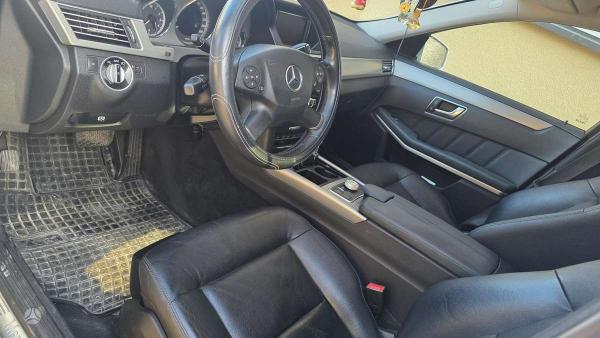Pelēks Mercedes-Benz e-200 2012 Kauņa, ar dzinēja tilpumu 2.10 L un nobraukumu 298 tūkst. km par 7700 €, foto 8 vietnē AUTOMOTO.COM.LV