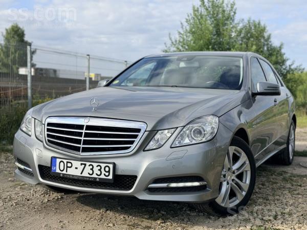 Grey Mercedes-Benz e-200 2012 in Riga, with an engine capacity of 2.20 L and mileage of 259 thousand km for 8995 €, photo 3 on AUTOMOTO.COM.LV