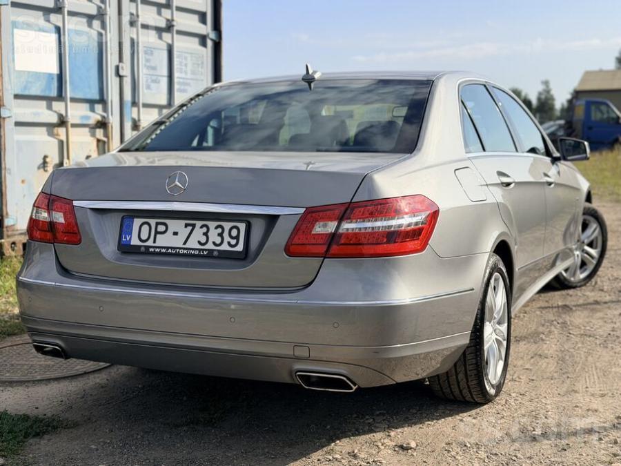 Pelēks Mercedes-Benz e-200 2012 Rīga, ar dzinēja tilpumu 2.20 L un nobraukumu 259 tūkst. km par 8995 €, foto 5 vietnē AUTOMOTO.COM.LV