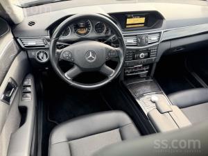 Pelēks Mercedes-Benz e-200 2012 Rīga, ar dzinēja tilpumu 2.20 L un nobraukumu 259 tūkst. km par 8995 €, foto 12 vietnē AUTOMOTO.COM.LV