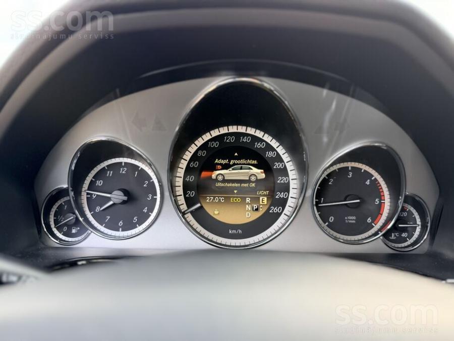 Pelēks Mercedes-Benz e-200 2012 Rīga, ar dzinēja tilpumu 2.20 L un nobraukumu 259 tūkst. km par 8995 €, foto 20 vietnē AUTOMOTO.COM.LV
