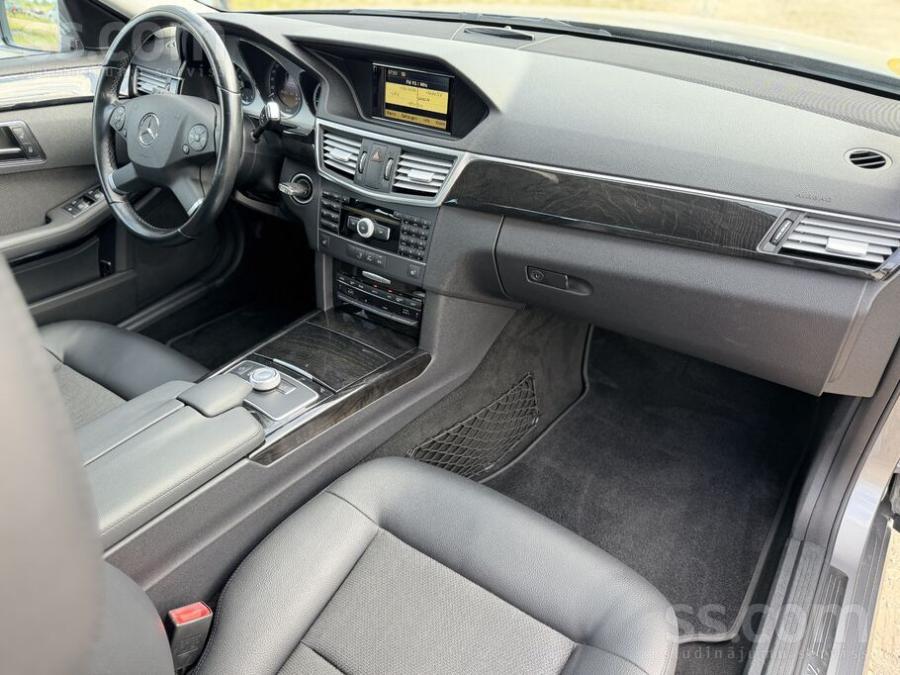 Pelēks Mercedes-Benz e-200 2012 Rīga, ar dzinēja tilpumu 2.20 L un nobraukumu 259 tūkst. km par 8995 €, foto 25 vietnē AUTOMOTO.COM.LV