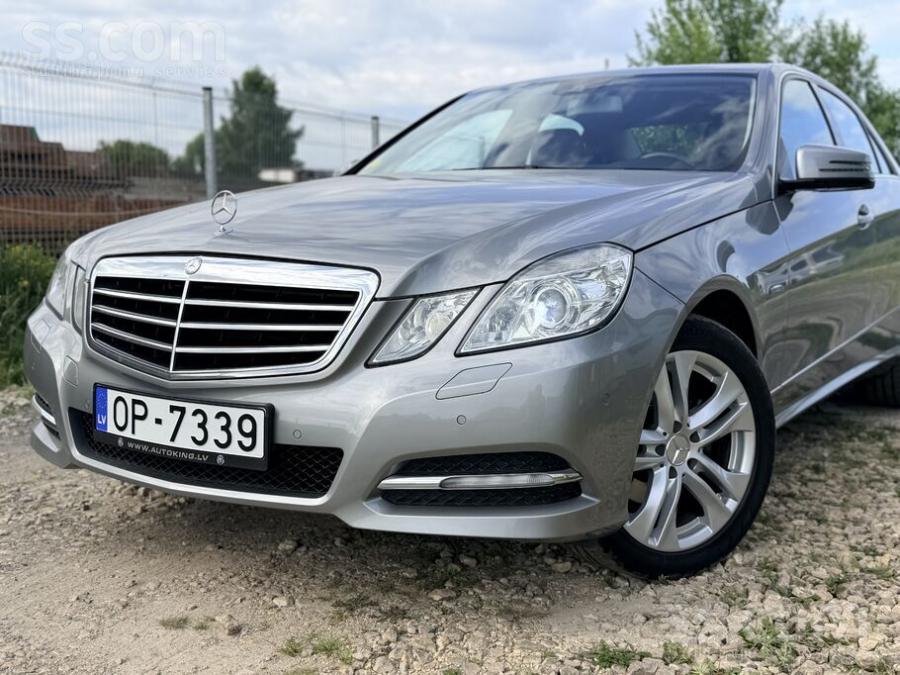 Pelēks Mercedes-Benz e-200 2012 Rīga, ar dzinēja tilpumu 2.20 L un nobraukumu 259 tūkst. km par 8995 €, foto 29 vietnē AUTOMOTO.COM.LV