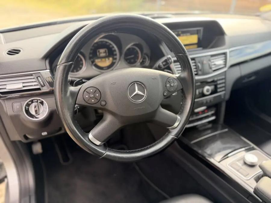 Grey Mercedes-Benz e-200 2012 in Riga, with an engine capacity of 2.20 L and mileage of 259 thousand km for 8995 €, photo 10 on AUTOMOTO.COM.LV