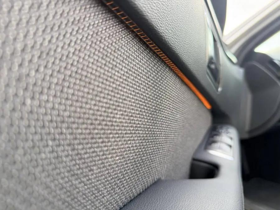 Grey Mercedes-Benz e-200 2012 in Riga, with an engine capacity of 2.20 L and mileage of 259 thousand km for 8995 €, photo 11 on AUTOMOTO.COM.LV