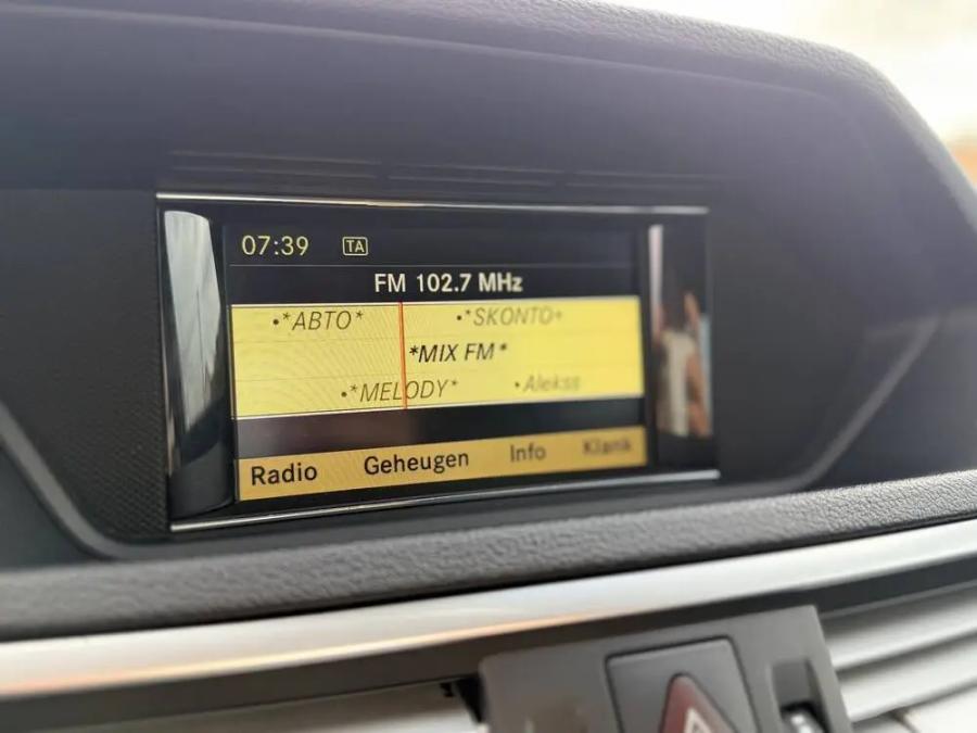 Grey Mercedes-Benz e-200 2012 in Riga, with an engine capacity of 2.20 L and mileage of 259 thousand km for 8995 €, photo 16 on AUTOMOTO.COM.LV