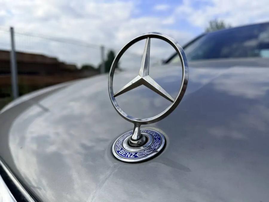 Grey Mercedes-Benz e-200 2012 in Riga, with an engine capacity of 2.20 L and mileage of 259 thousand km for 8995 €, photo 26 on AUTOMOTO.COM.LV