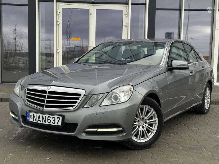 Серый Мерседес E 200 2012 в Вильнюс, объемом двигателя 2.14 л и пробегом 339 тыс. км за 6000 €, фото 4 на AUTOMOTO.COM.LV