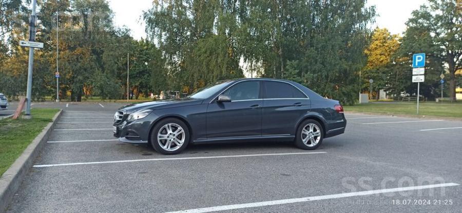 Pelēks Mercedes-Benz e-200 2013 Rīga, ar dzinēja tilpumu 2.10 L un nobraukumu 150 tūkst. km par 16000 €, foto 1 vietnē AUTOMOTO.COM.LV