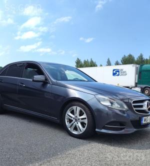 Grey Mercedes-Benz e-200 2013 in Riga, with an engine capacity of 2.10 L and mileage of 147 thousand km for 11999 €, photo 3 on AUTOMOTO.COM.LV