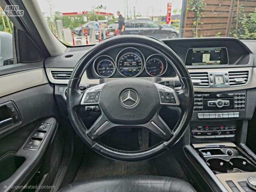 Серый Мерседес E 200 2013 в Вильнюс, объемом двигателя 2.10 л и пробегом 397 тыс. км за 7999 €, фото 12 на AUTOMOTO.COM.LV