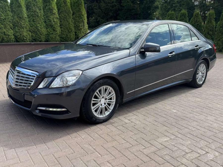 Grey Mercedes-Benz e-200 2013 in Utena, with an engine capacity of 2.20 L and mileage of 240 thousand km for 7700 €, photo 1 on AUTOMOTO.COM.LV