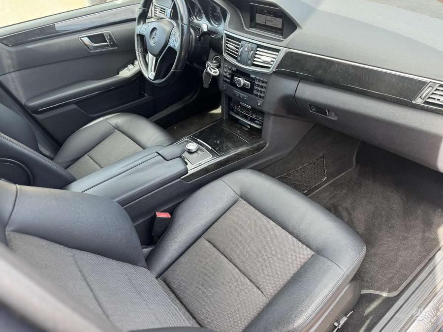 Grey Mercedes-Benz e-200 2013 in Utena, with an engine capacity of 2.20 L and mileage of 240 thousand km for 7700 €, photo 11 on AUTOMOTO.COM.LV