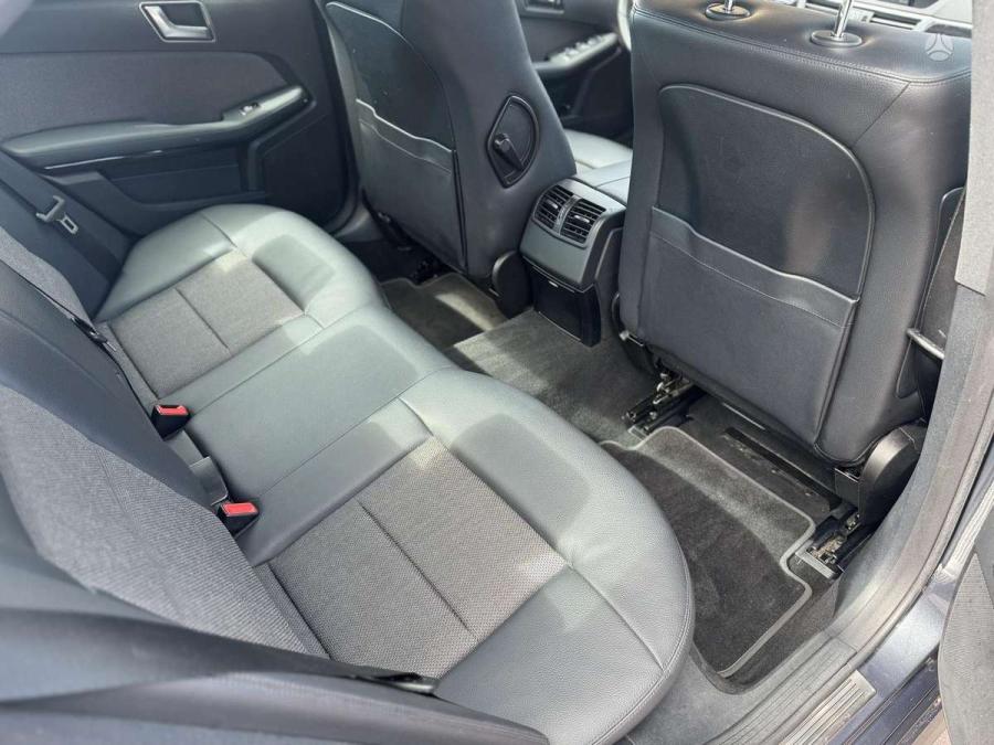 Grey Mercedes-Benz e-200 2013 in Utena, with an engine capacity of 2.20 L and mileage of 240 thousand km for 7700 €, photo 14 on AUTOMOTO.COM.LV