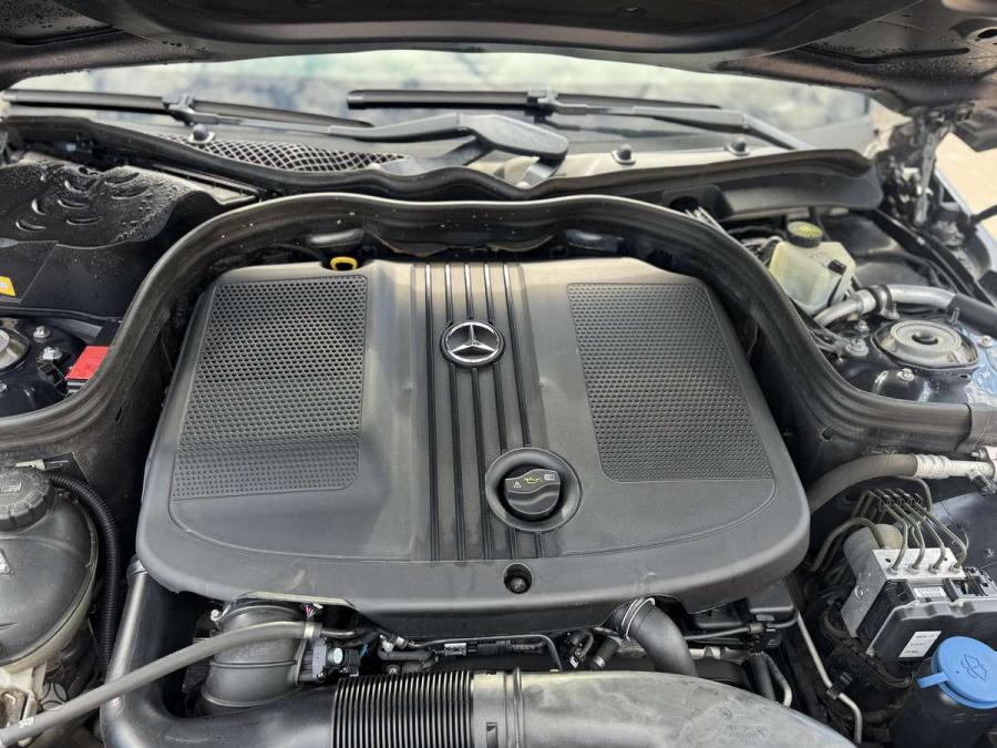 Grey Mercedes-Benz e-200 2013 in Utena, with an engine capacity of 2.20 L and mileage of 240 thousand km for 7700 €, photo 16 on AUTOMOTO.COM.LV