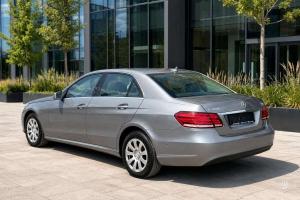 Grey Mercedes-Benz e-200 2013 in Vilnius, with an engine capacity of 2.20 L and mileage of 266 thousand km for 9650 €, photo 4 on AUTOMOTO.COM.LV