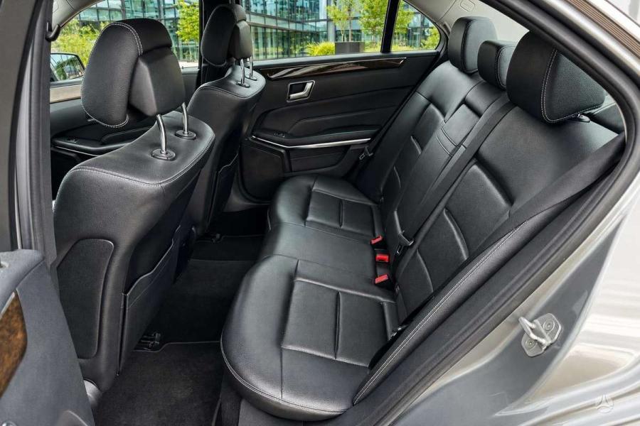 Grey Mercedes-Benz e-200 2013 in Vilnius, with an engine capacity of 2.20 L and mileage of 266 thousand km for 9650 €, photo 7 on AUTOMOTO.COM.LV