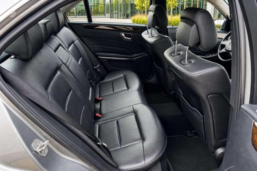 Grey Mercedes-Benz e-200 2013 in Vilnius, with an engine capacity of 2.20 L and mileage of 266 thousand km for 9650 €, photo 8 on AUTOMOTO.COM.LV