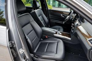 Grey Mercedes-Benz e-200 2013 in Vilnius, with an engine capacity of 2.20 L and mileage of 266 thousand km for 9650 €, photo 9 on AUTOMOTO.COM.LV