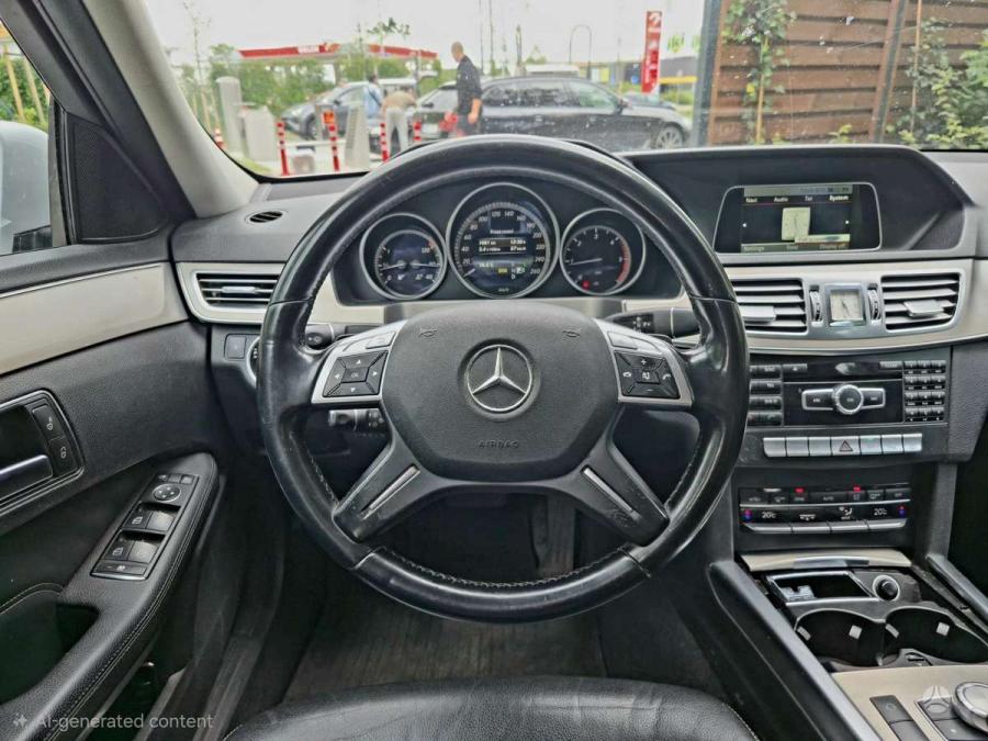 Серый Мерседес E 200 2013 в Вильнюс, объемом двигателя 1.99 л и пробегом 397 тыс. км за 6499 €, фото 6 на AUTOMOTO.COM.LV
