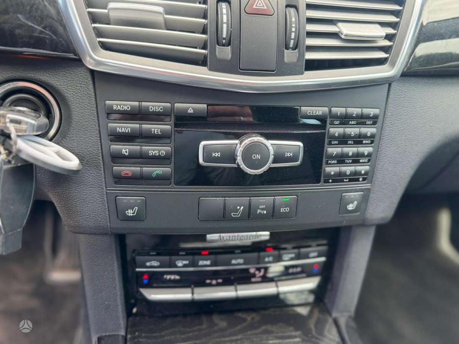 Grey Mercedes-Benz e-200 2013 in Utena, with an engine capacity of 2.14 L and mileage of 240 thousand km for 7999 €, photo 12 on AUTOMOTO.COM.LV