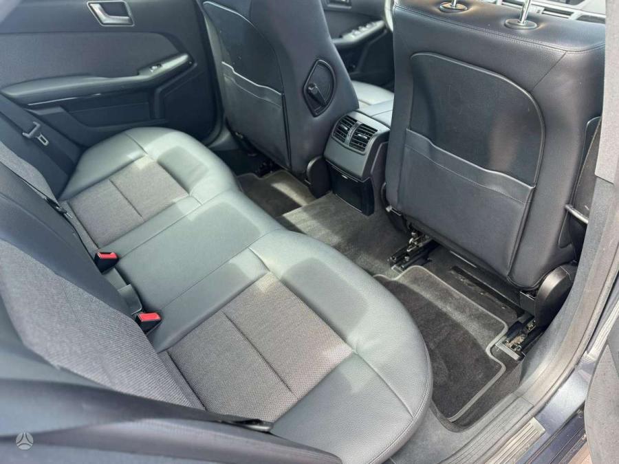 Grey Mercedes-Benz e-200 2013 in Utena, with an engine capacity of 2.14 L and mileage of 240 thousand km for 7999 €, photo 14 on AUTOMOTO.COM.LV