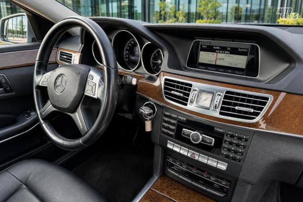 Мерседес E 200 2013 в Вильнюс на AUTOMOTO.COM.LV Серый Мерседес E 200 2013 в Вильнюс, объемом двигателя 2.20 л и пробегом 266 тыс. км за 8950 €, фото 10 на AUTOMOTO.COM.LV