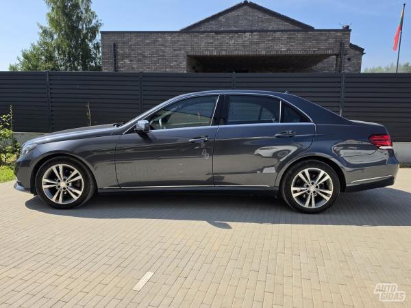 Серый Мерседес E 200 2014 в Вильнюс, объемом двигателя 2.10 л и пробегом 338 тыс. км за 11500 €, фото 7 на AUTOMOTO.COM.LV