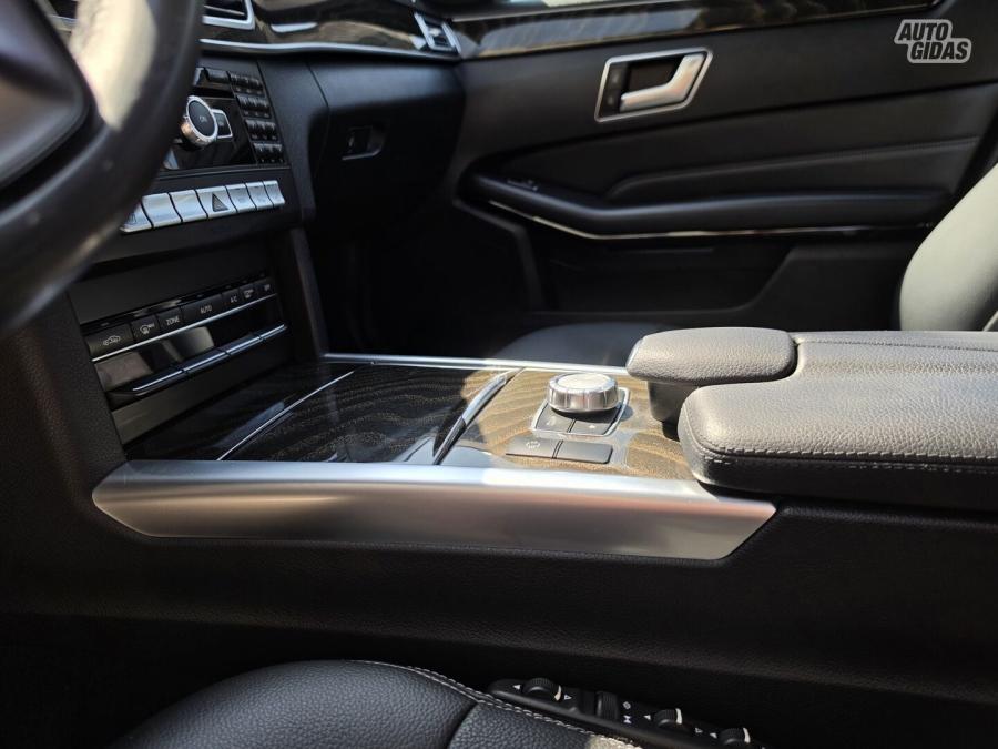 Pelēks Mercedes-Benz e-200 2014 Viļņa, ar dzinēja tilpumu 2.10 L un nobraukumu 338 tūkst. km par 11500 €, foto 10 vietnē AUTOMOTO.COM.LV