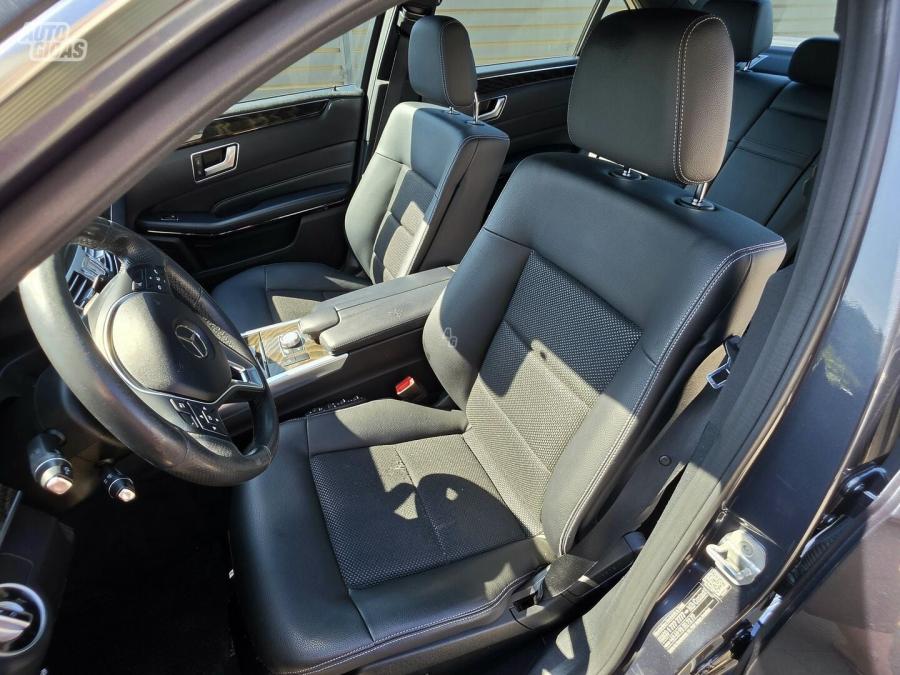 Pelēks Mercedes-Benz e-200 2014 Viļņa, ar dzinēja tilpumu 2.10 L un nobraukumu 338 tūkst. km par 11500 €, foto 12 vietnē AUTOMOTO.COM.LV