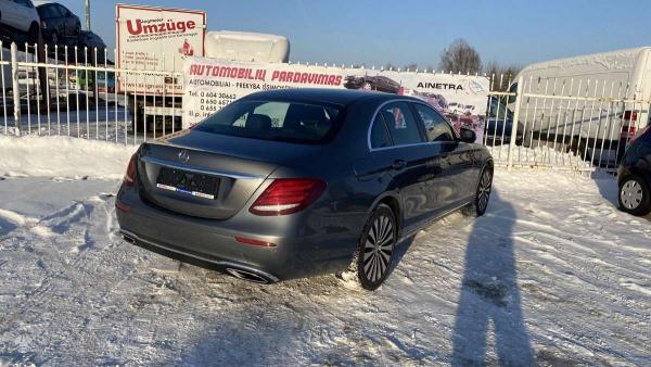 Pelēks Mercedes-Benz e-200 2017 Marijampole, ar dzinēja tilpumu 1.99 L un nobraukumu 66 tūkst. km par 23100 €, foto 2 vietnē AUTOMOTO.COM.LV