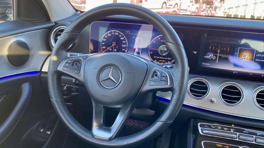 Grey Mercedes-Benz e-200 2017 in Marijampole, with an engine capacity of 1.99 L and mileage of 66 thousand km for 22950 €, photo 19 on AUTOMOTO.COM.LV