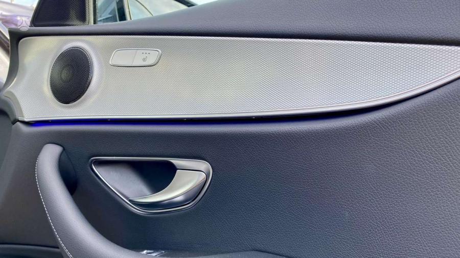 Grey Mercedes-Benz e-200 2017 in Marijampole, with an engine capacity of 1.99 L and mileage of 66 thousand km for 21900 €, photo 11 on AUTOMOTO.COM.LV