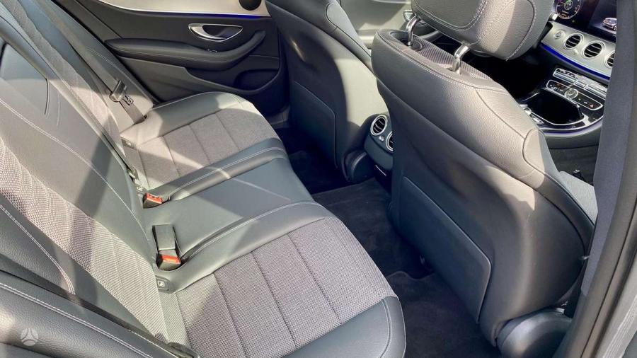 Grey Mercedes-Benz e-200 2017 in Marijampole, with an engine capacity of 1.99 L and mileage of 66 thousand km for 21900 €, photo 12 on AUTOMOTO.COM.LV