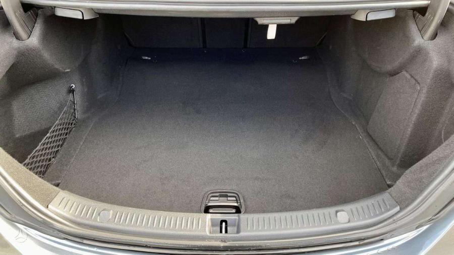 Grey Mercedes-Benz e-200 2017 in Marijampole, with an engine capacity of 1.99 L and mileage of 66 thousand km for 21900 €, photo 13 on AUTOMOTO.COM.LV