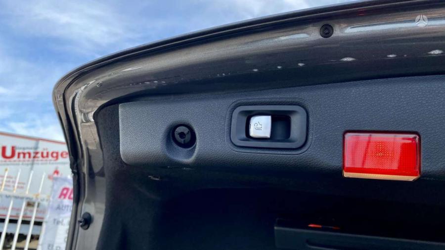 Grey Mercedes-Benz e-200 2017 in Marijampole, with an engine capacity of 1.99 L and mileage of 66 thousand km for 21900 €, photo 14 on AUTOMOTO.COM.LV