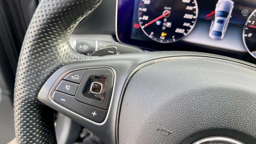 Grey Mercedes-Benz e-200 2017 in Marijampole, with an engine capacity of 1.99 L and mileage of 66 thousand km for 21900 €, photo 23 on AUTOMOTO.COM.LV