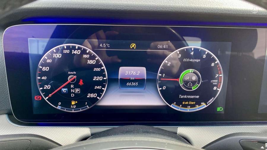 Grey Mercedes-Benz e-200 2017 in Marijampole, with an engine capacity of 1.99 L and mileage of 66 thousand km for 21900 €, photo 26 on AUTOMOTO.COM.LV
