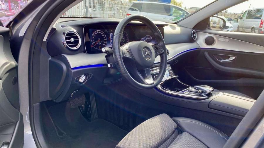 Grey Mercedes-Benz e-200 2017 in Marijampole, with an engine capacity of 1.99 L and mileage of 66 thousand km for 21900 €, photo 27 on AUTOMOTO.COM.LV