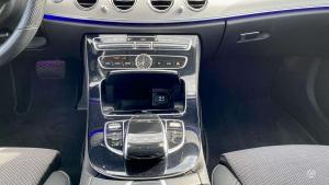 Pelēks Mercedes-Benz e-200 2017 Marijampole, ar dzinēja tilpumu 1.99 L un nobraukumu 40 tūkst. km par 21700 €, foto 21 vietnē AUTOMOTO.COM.LV